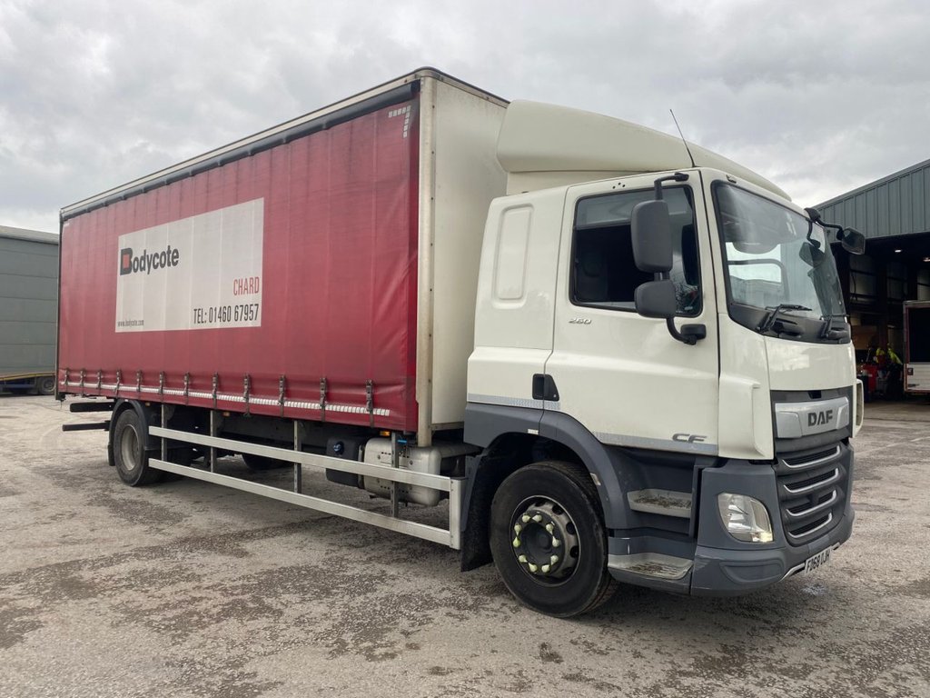Daf CF CF 230 18 Tonne Curtainsider - Sleeper Cab