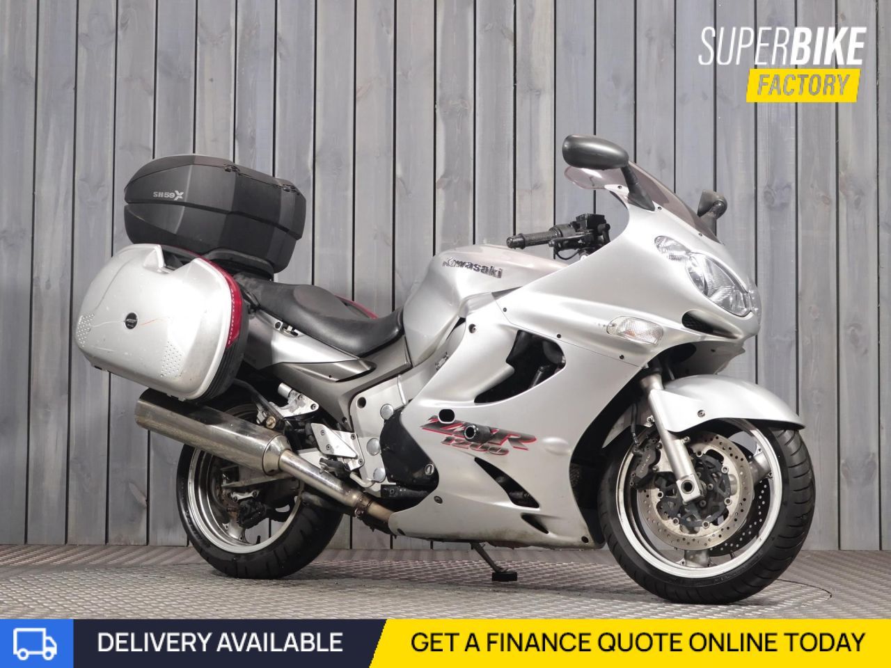 2002 KAWASAKI ZZR1200 SILVER with 15796 miles - Used Motorbikes Dealer: Macclesfield & Donington ...