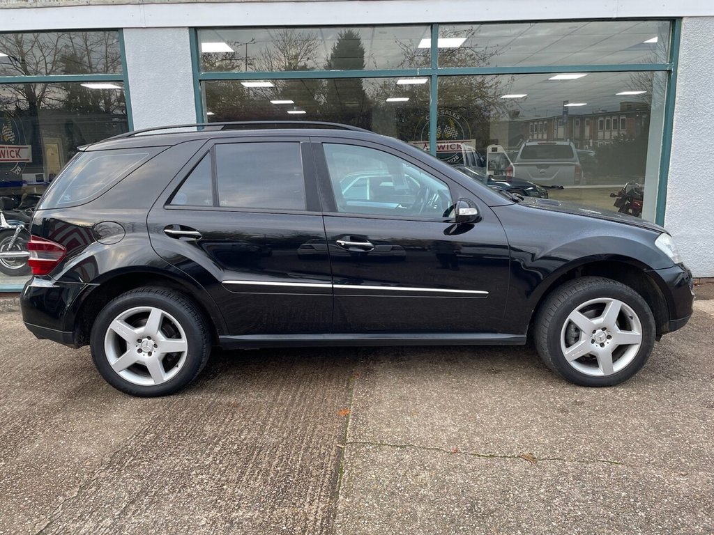Mercedes-Benz M-Class 3.0 Ml320 CDI Sport Suv 5dr Diesel 7g-Tronic ...