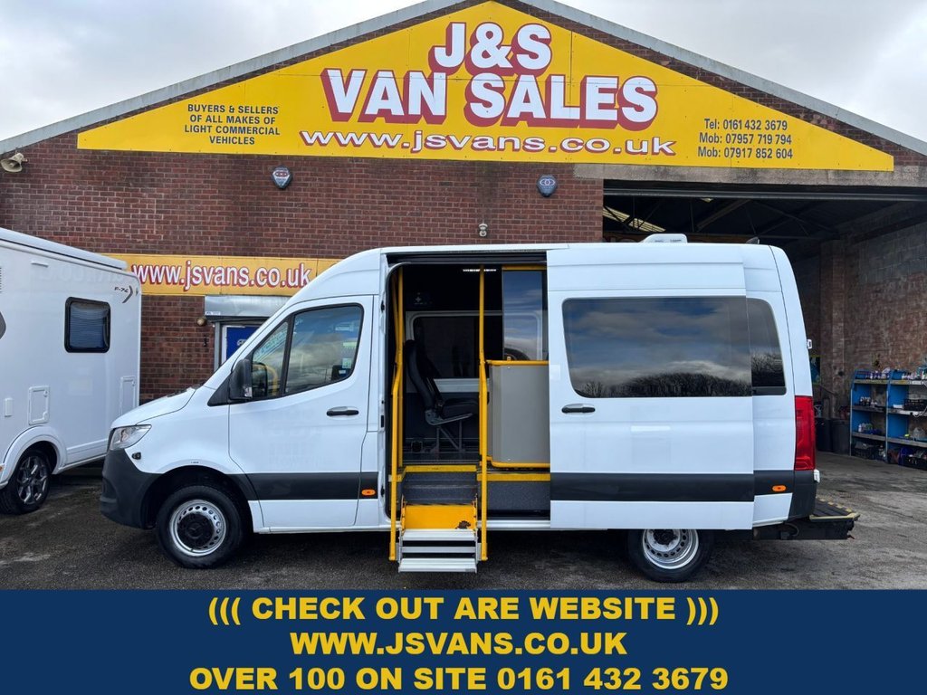 Mercedes-Benz Sprinter 516 CDI MINIbus Wheel Chair Aceess Twin Wheel Auto