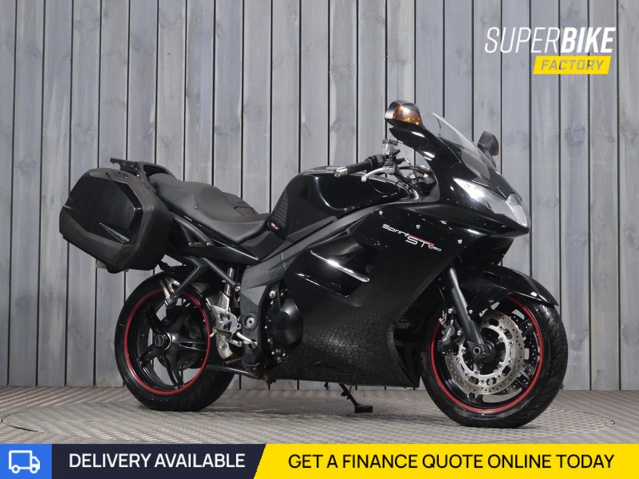 2010 TRIUMPH SPRINT ST 1050 - 7946 miles | Superbike Factory