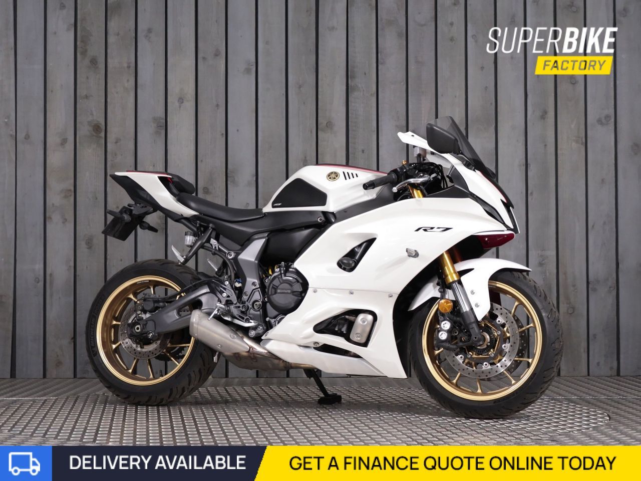 2023 YAMAHA R7 WHITE with 6100 miles - Used Motorbikes Dealer: Cheshire ...