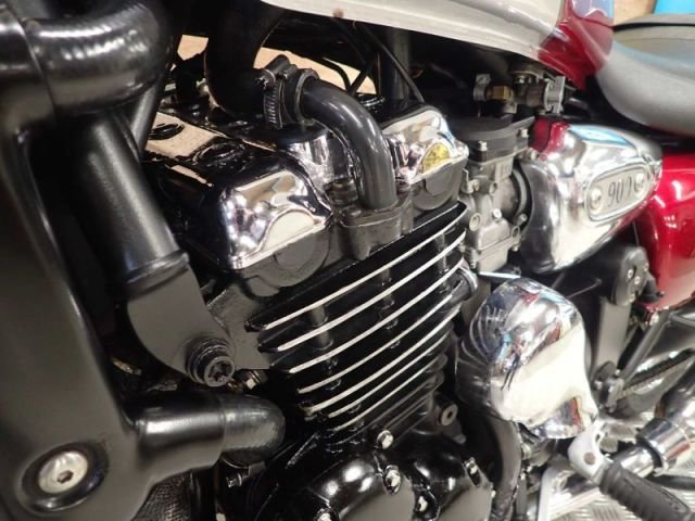 1999 Triumph Legend TT £3,995