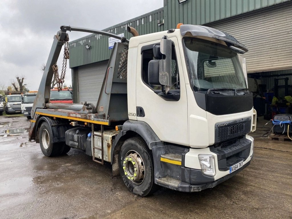 2014 Volvo FL 2014 Volvo Fl-250 Skip Loader £9,995