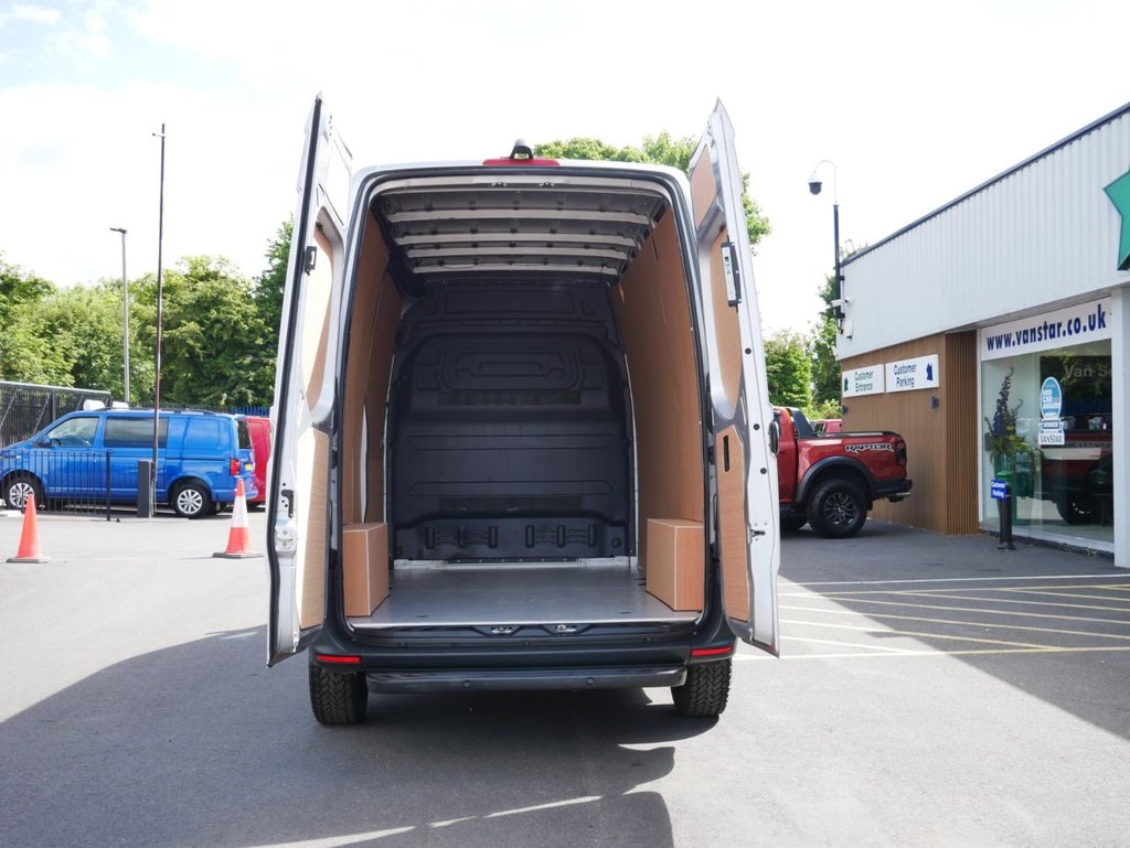 Mercedes-Benz Sprinter 314 2.1 CDI 141 BHP L2 Medium Premium