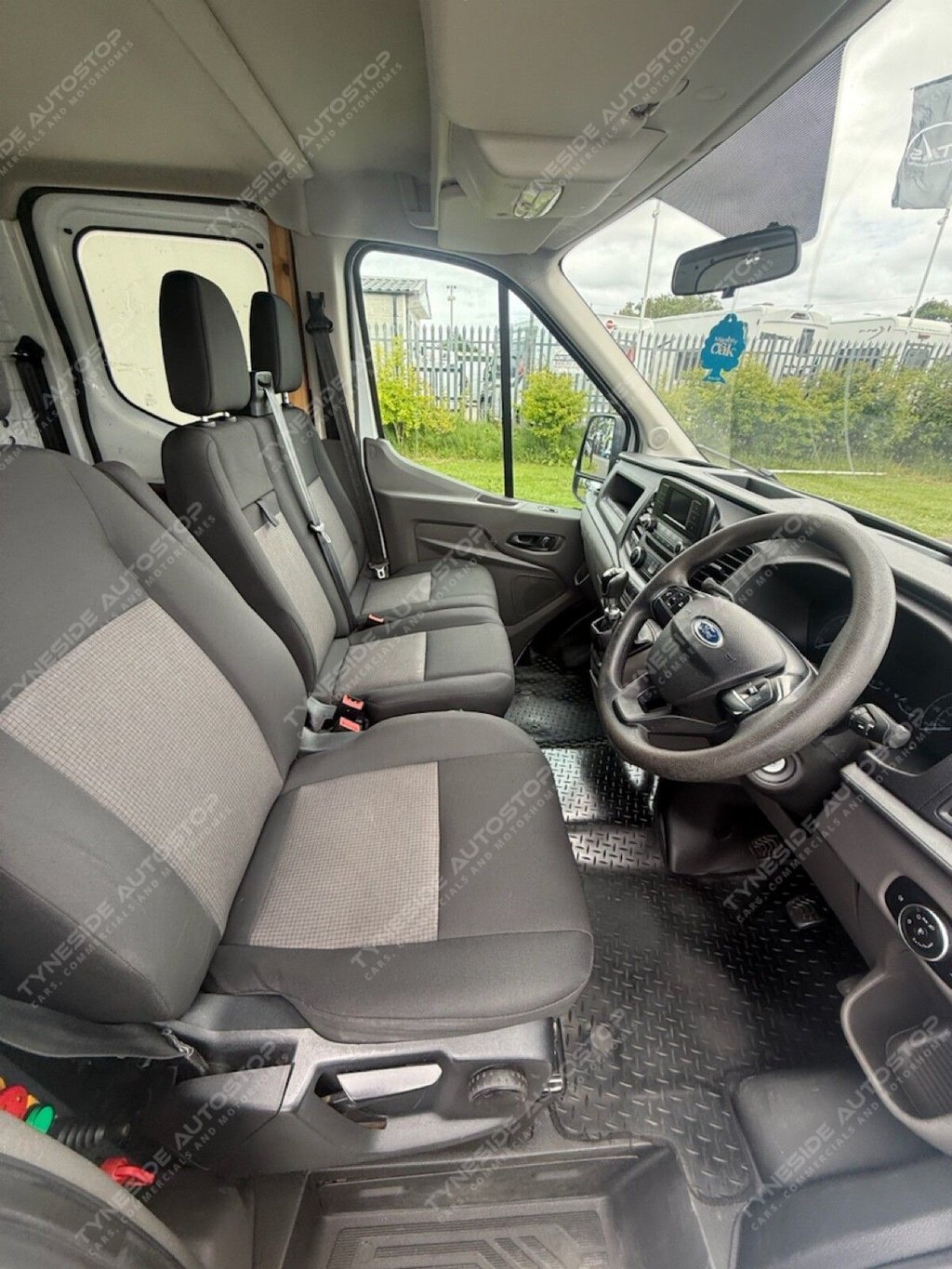 Ford Transit 2.0 350 Ecoblue Leader Chassis Double Cab 4dr Diesel ...