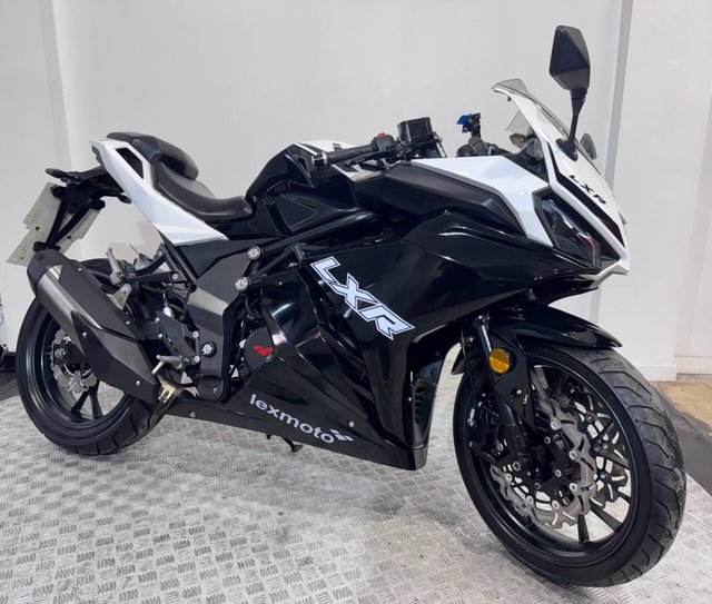 Used Lexmoto Venom 125 bikes for sale. Lexmoto Venom 125 Dealer Swindon ...