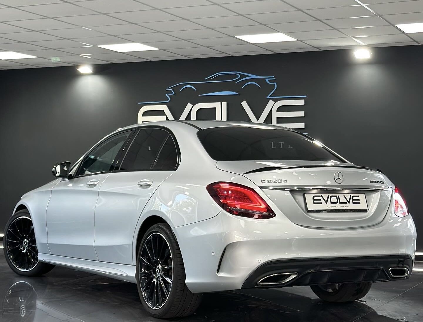 Mercedes-Benz C-Class 2.0 C220d Amg Line (premium) Saloon 4dr Diesel G-Tronic+ Euro 6 (s/S) (194 Ps)