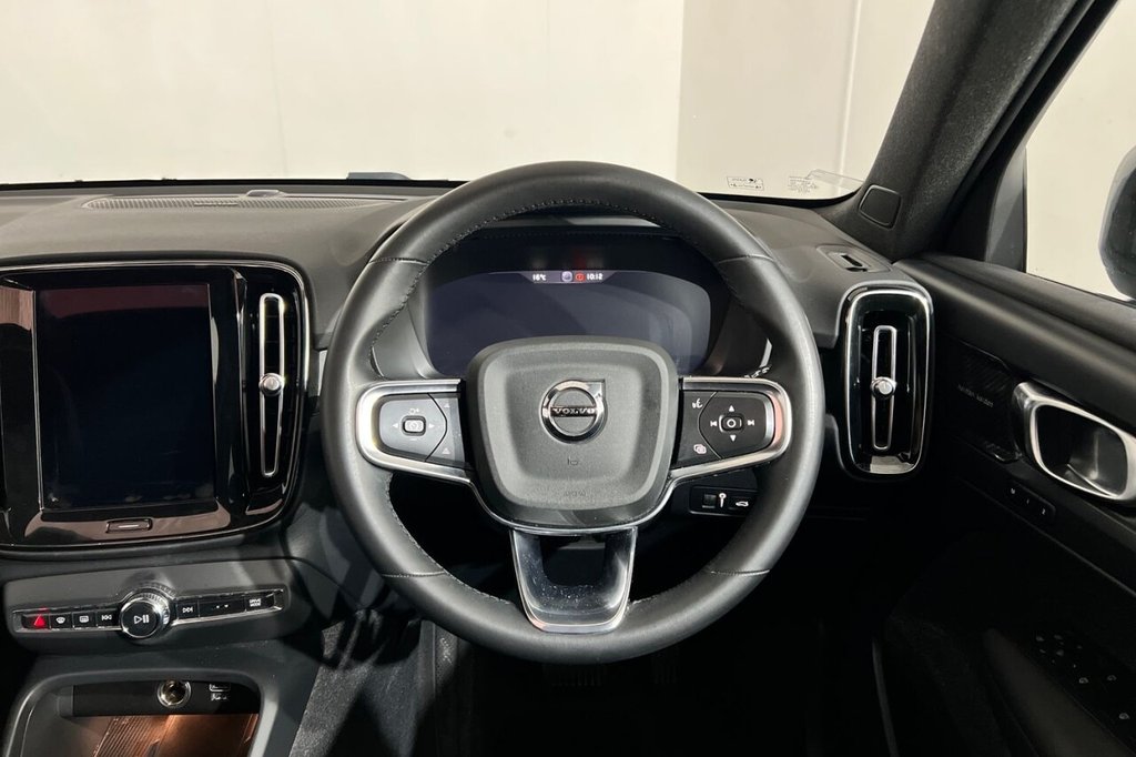 Volvo Xc40 1.5h T5 Recharge 10.7kwh Ultimate Dark Suv 5dr Petrol Plug ...