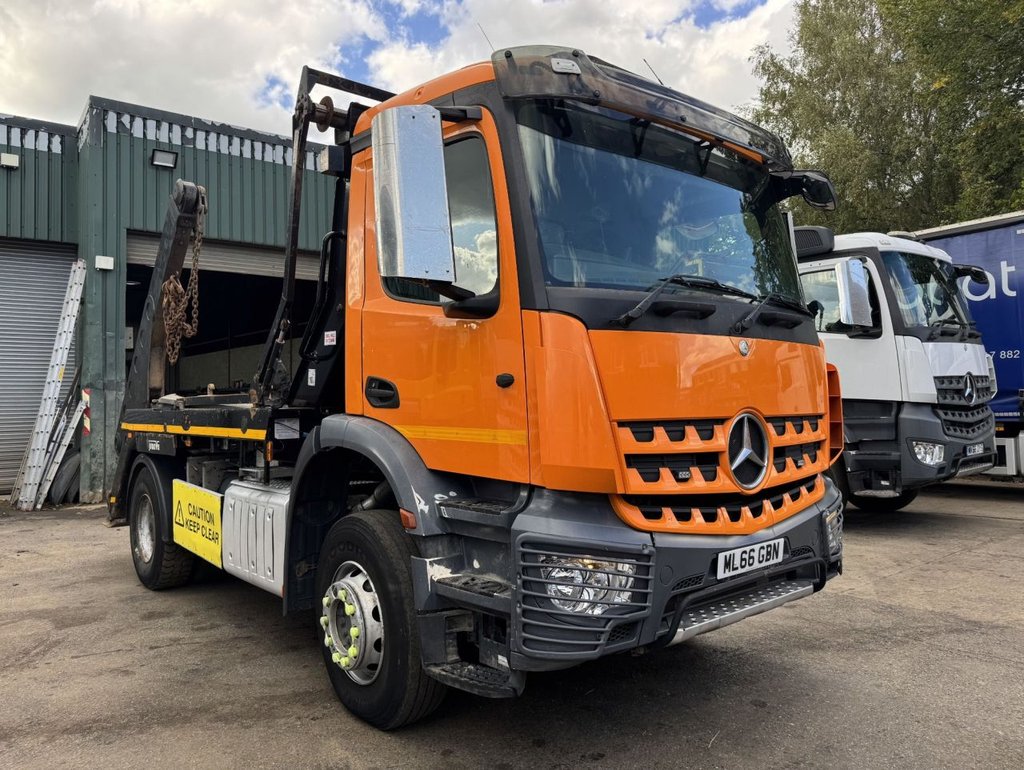 Mercedes-Benz Arocs 2016 Mercedes Arocs 1824 Skip Loader