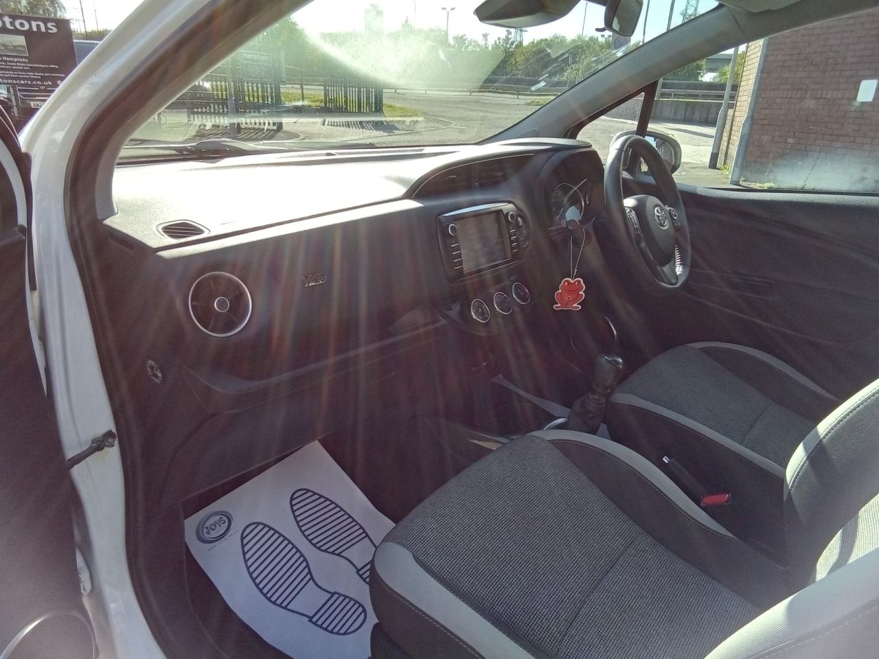 2020 20 TOYOTA YARIS 1.5 VVT-i Y20 Bi-tone Hatchback 5dr Petrol Manual ...