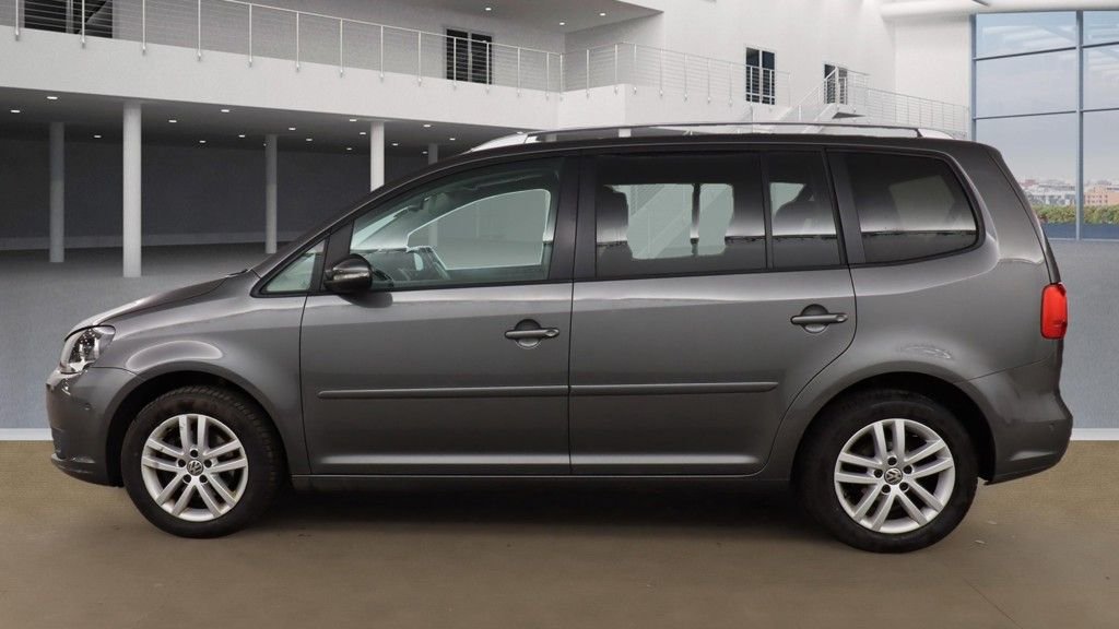 Volkswagen Touran 1.6 TDI Bluemotion Tech SE MPV 5dr Diesel DSg Euro 5 ...