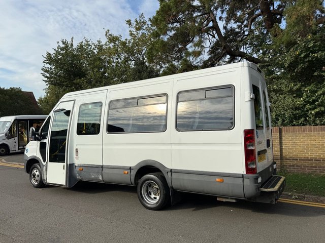 Iveco Daily 50c Class 50c15 3.0td Iris-Bus 16 Seater Euromotive ...