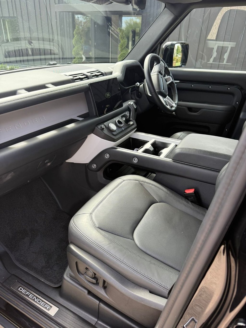 Land Rover Defender 2.0 P300e 15.4kwh X-Dynamic Hse Suv 5dr Petrol Plug ...