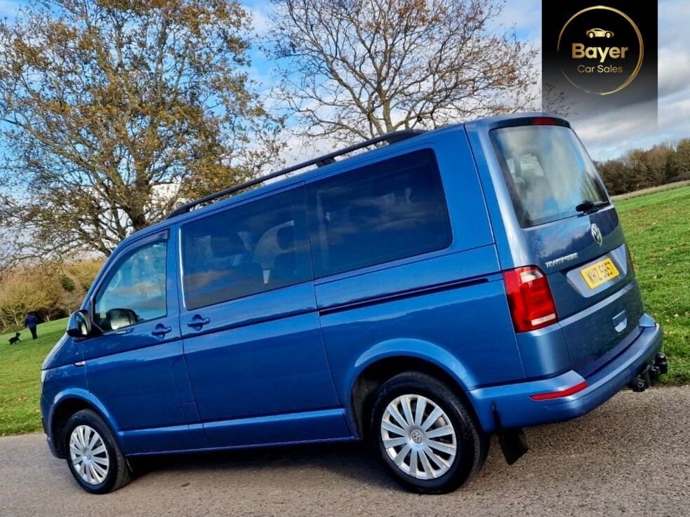 Volkswagen Transporter Shuttle 2.0 TDI Bluemotion Tech S MINIbus Double ...