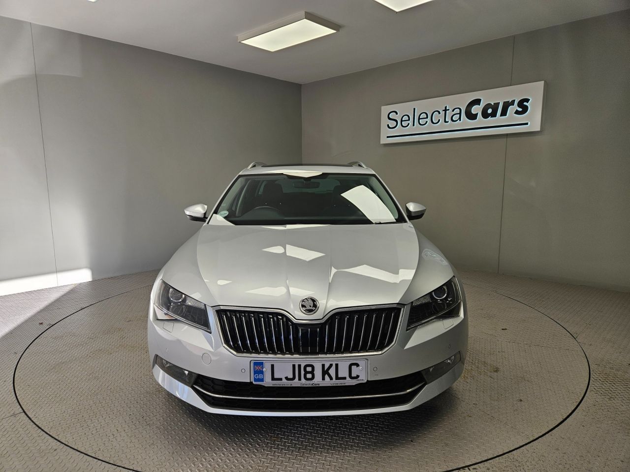 2021 Skoda Superb 0.0l £12,995