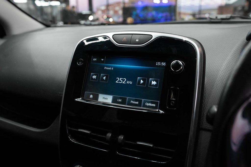 Renault Clio 1.2 16v Dynamique Nav Hatchback 5dr Petrol Manual Euro 6 ...