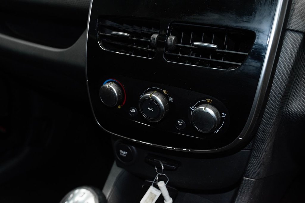 Renault Clio 1.2 16v Dynamique Nav Hatchback 5dr Petrol Manual Euro 6 ...