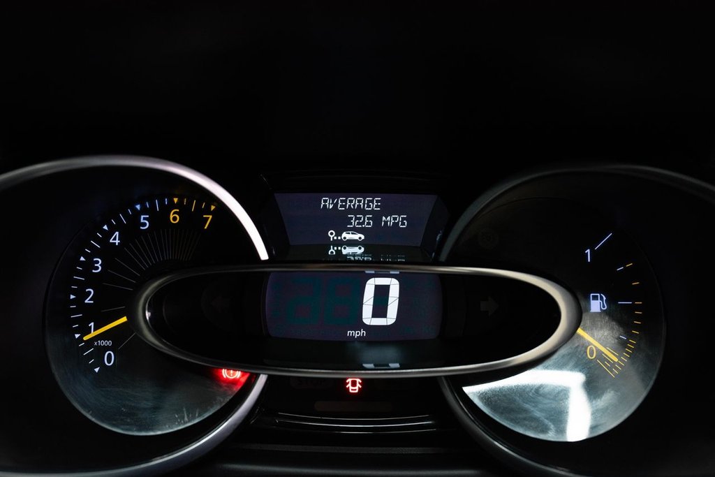 Renault Clio 1.2 16v Dynamique Nav Hatchback 5dr Petrol Manual Euro 6 ...