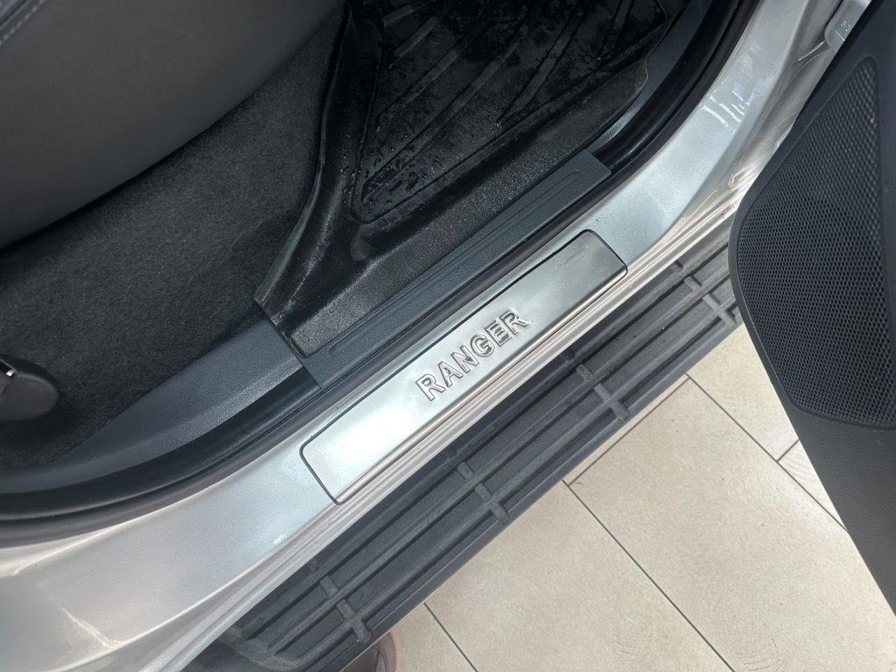 Ford Ranger 2.2 TDCI Limited 1 Pickup Double Cab 4dr Diesel Manual 4WD ...