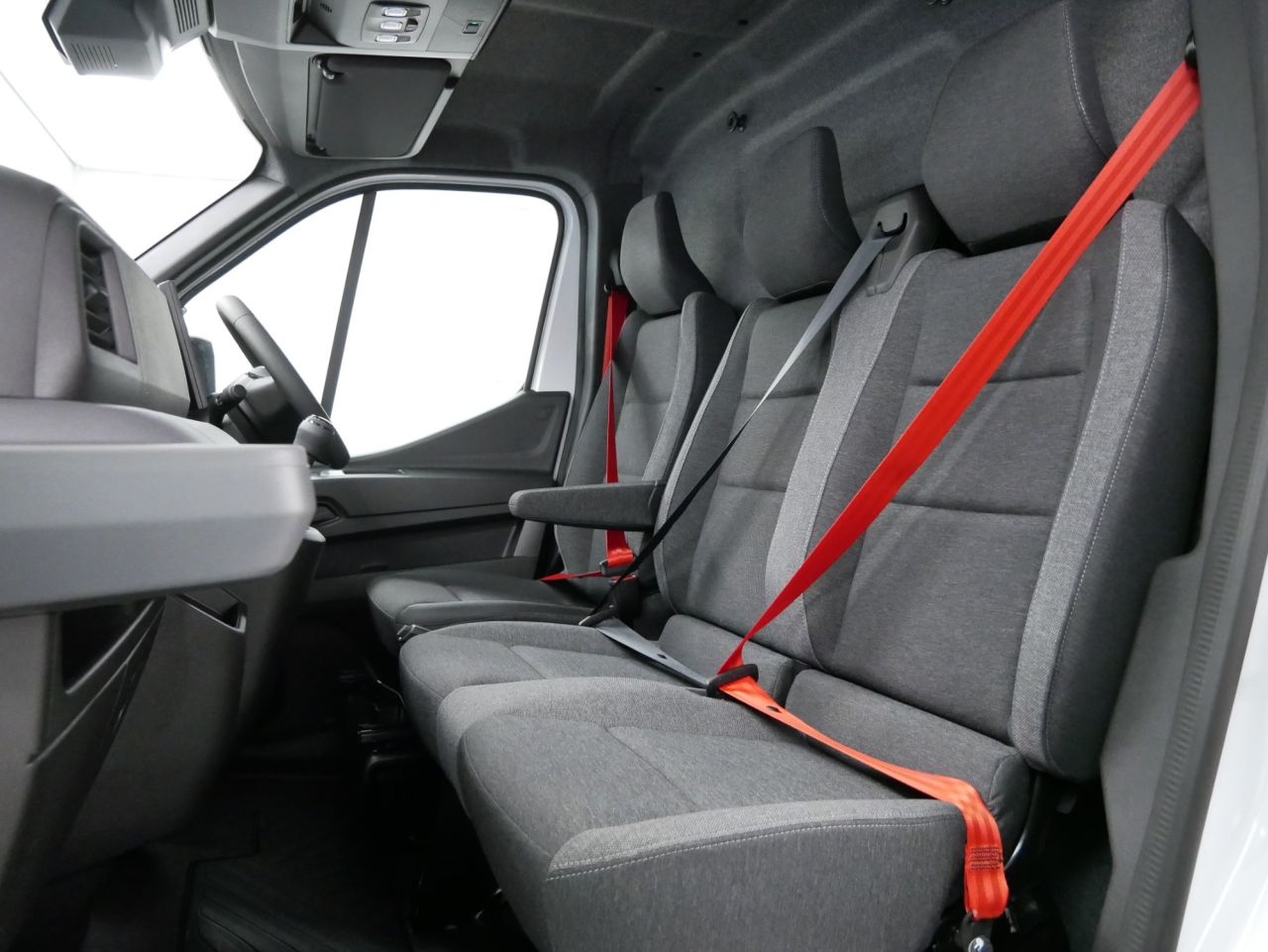 Renault Master 35 2.0 Bluedci 130 BHP L2 Medium Red Edition