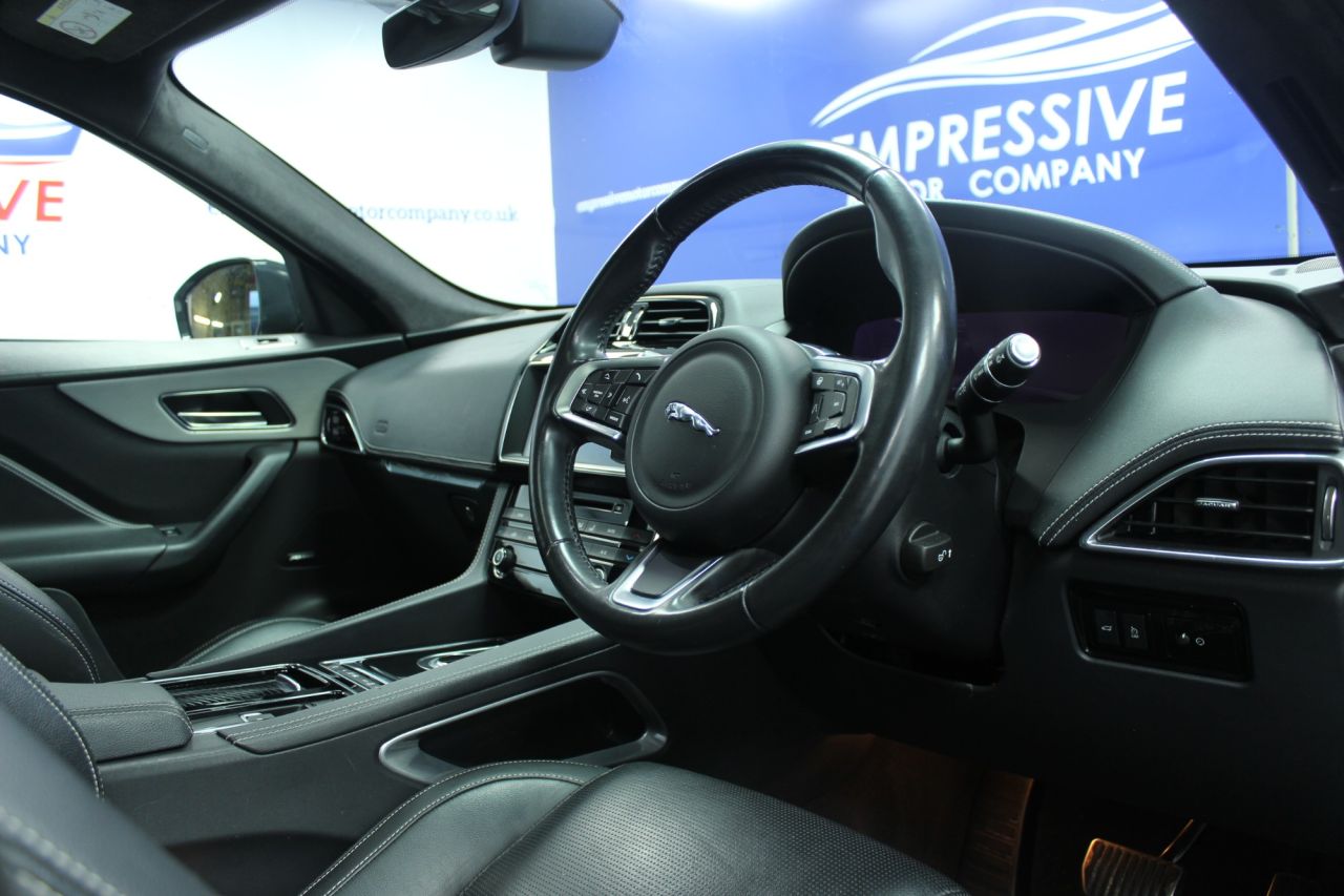 2020 70 JAGUAR F-PACE 2.0 D180 Chequered Flag SUV 5dr Diesel Auto AWD ...