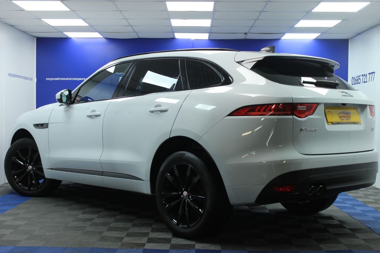 2020 70 JAGUAR F-PACE 2.0 D180 Chequered Flag SUV 5dr Diesel Auto AWD ...