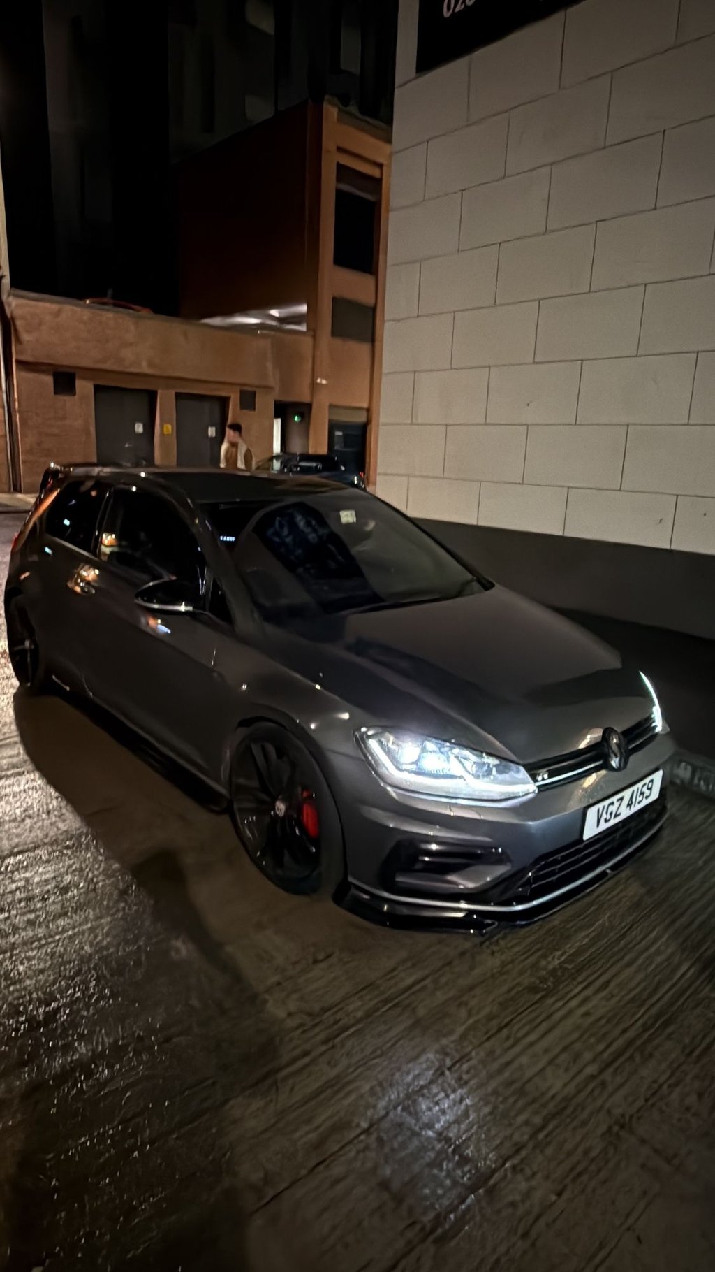 Volkswagen Golf 2.0 TSI R Hatchback 3dr Petrol DSg 4motion Euro 6 (s/S ...