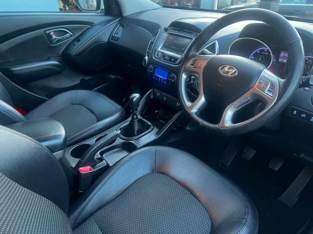 Hyundai Ix35 2.0 CRDI Premium Suv 5dr Diesel Manual 4WD Euro 5 (134 BHP)
