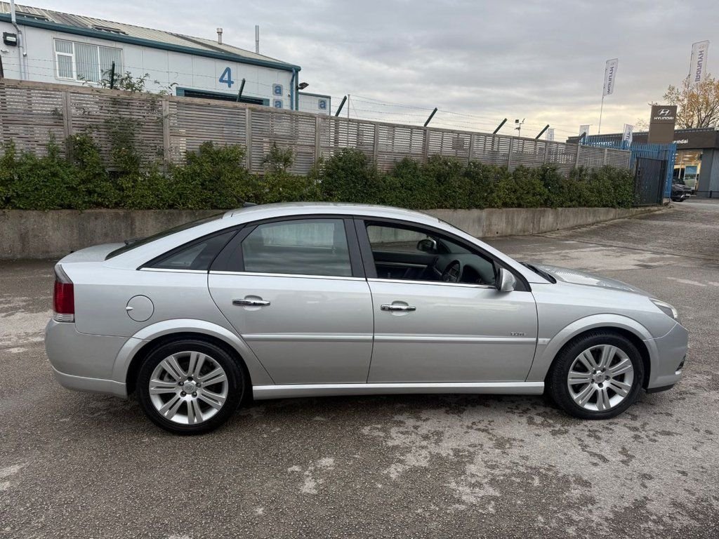 Vauxhall Vectra 3.0 CDTI V6 24v Elite Hatchback 5dr Diesel Automatic ...
